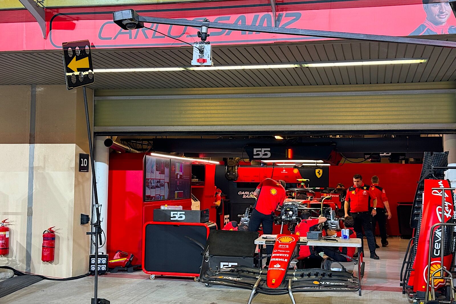 在阿布扎比F1大奖赛期间住在豪华游轮上是什么感觉 – Elutour 旅行志