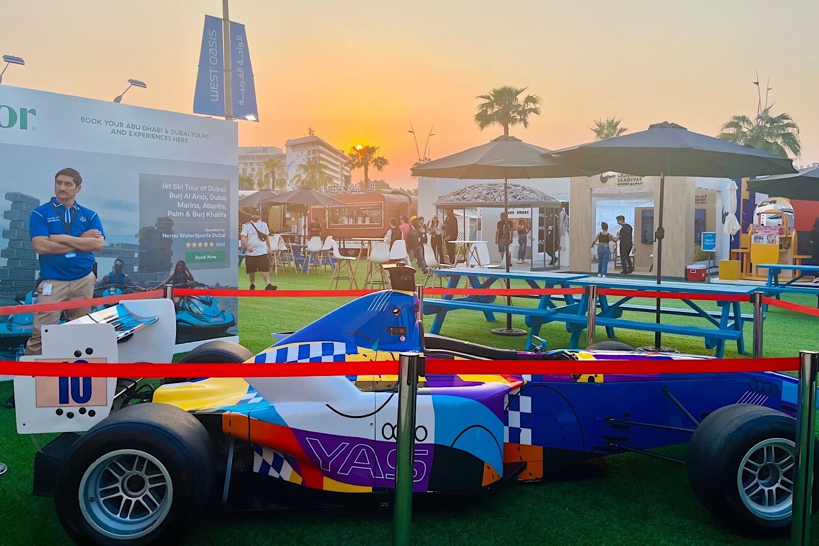 在阿布扎比F1大奖赛期间住在豪华游轮上是什么感觉 – Elutour 旅行志