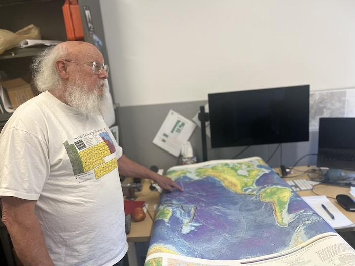 美国国家公园中的“活”火山 – Elutour 旅行志